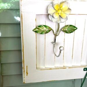 Wall Decor | Shabby Chic Decorative Hooks On Hanging White Wood Shutter ...